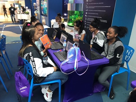 Our future girls in STEM - Association of Science and Technology Centers